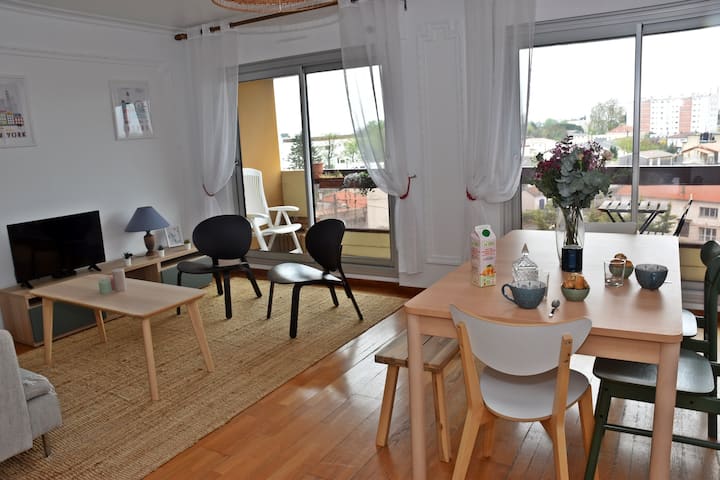 Appartement Spacieux – Terrasse Et Confort - Bordeaux
