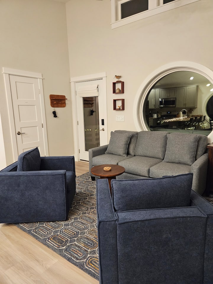 Modern Tiny House W/ Heated Pool - Kitty Hawk, NC