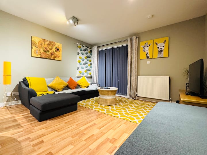 Spacious Central Home With Lift And Free Parking - Edinburgh