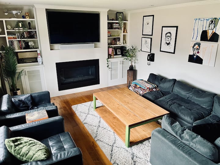 Beautiful Family Home With Pool In Squamish - Squamish