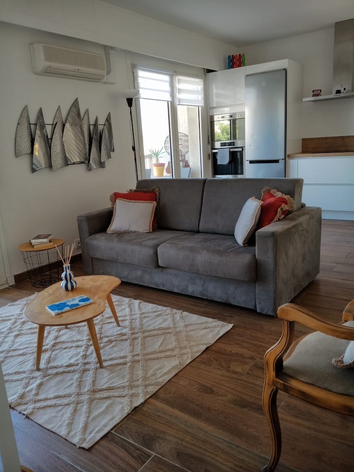 Appartement Deux Pièces Lumineux Avec Balcon - Plages de Marseille Prado