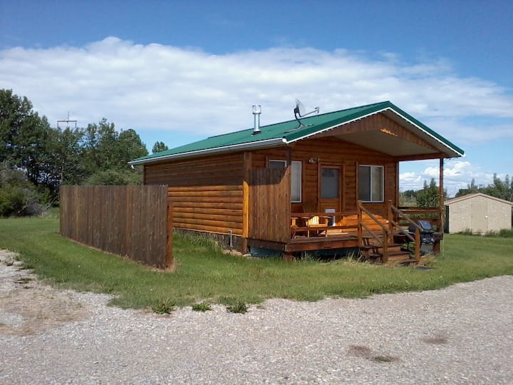 That Prairie Cabin. An Oasis Of Calm! - Olds