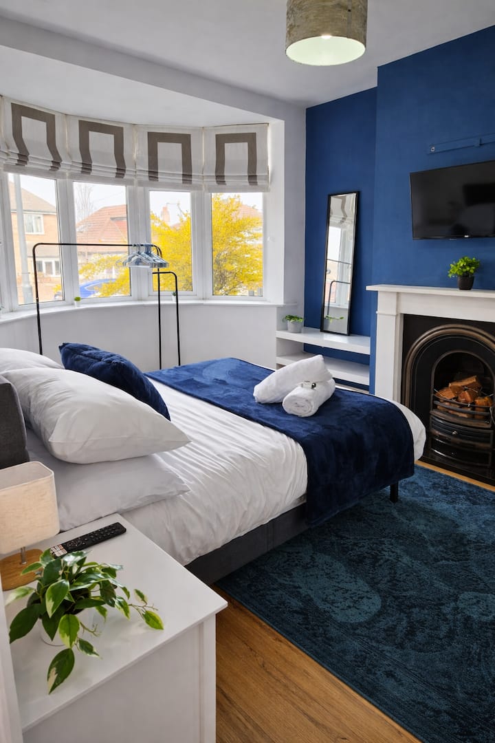 Modern Derby Home | Contractors | Families - Derby, UK