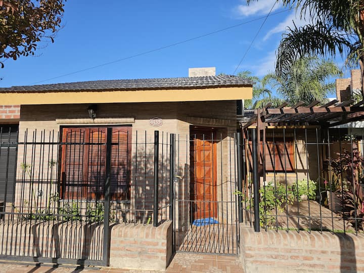 Alojamiento Para Cuatro Personas - Colonia Caroya