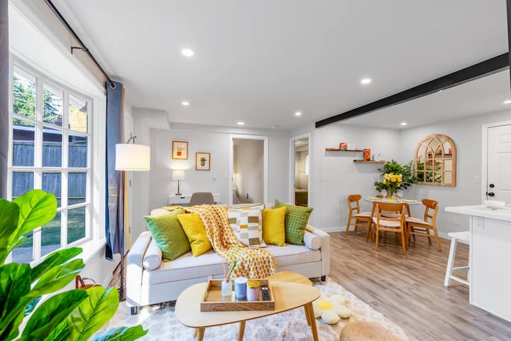 Peaceful Shoreline Cottage W/ Bbq Yard - Shoreline, WA