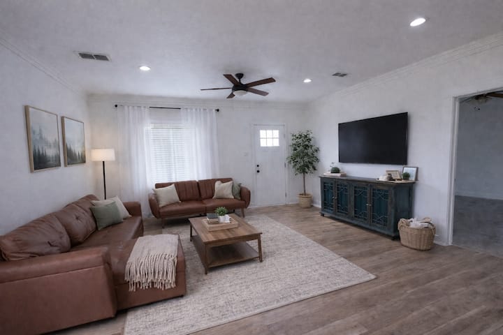 Spacious Stay | Sleeps Multiple & Fenced In Yard - Abilene, TX