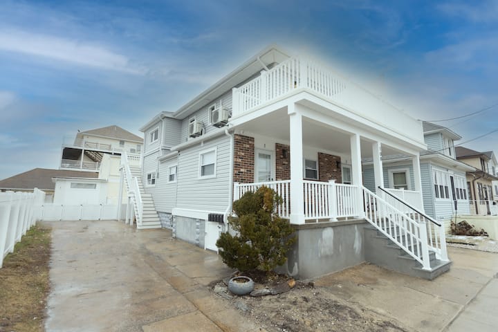 Buttercup 3 Beach Escape/ac/kb/ Free Parking/ Deck - Wildwood, NJ