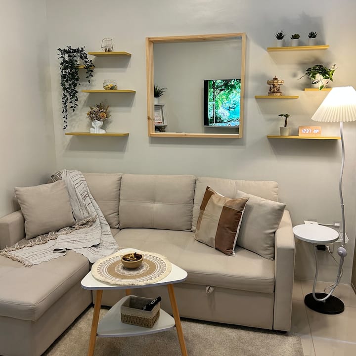 Casa Celise | 1br W/ Balcony & Bay View | Near Moa - Manila