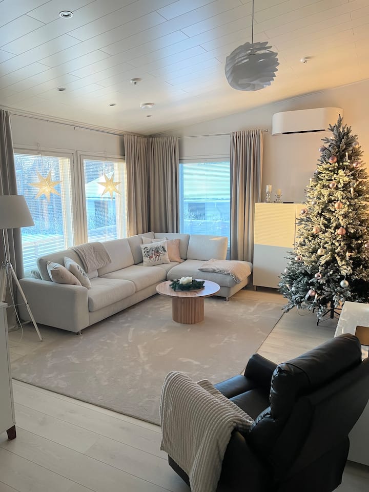 Child-friendly & Well-equipped House With Jacuzzi - Rovaniemi