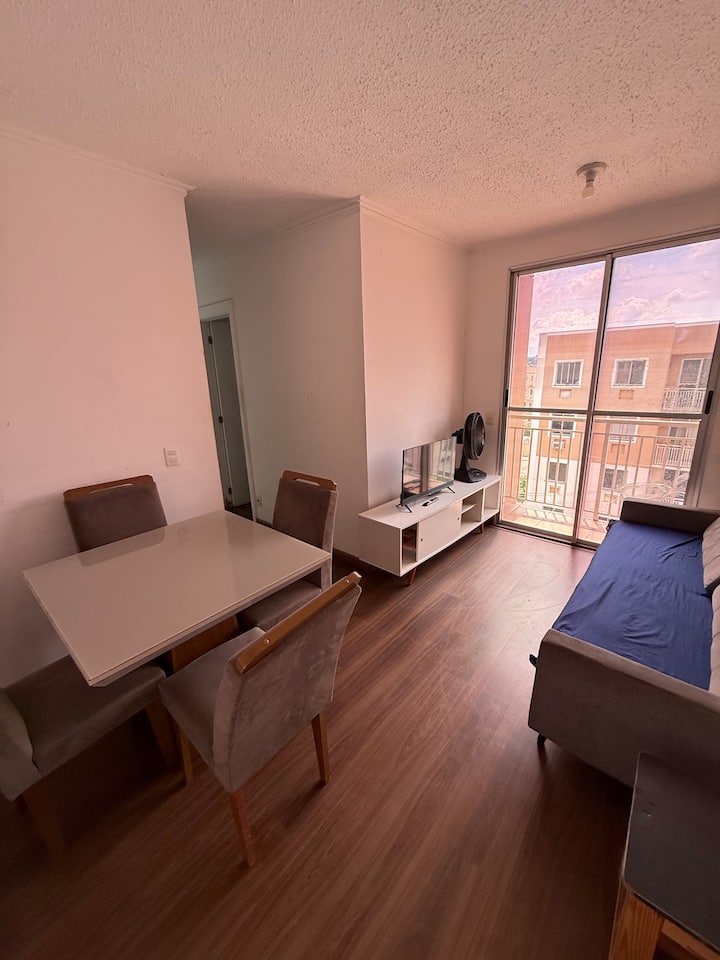 Apt Com Segurança 2 Quartos Com Ar Condicionado. - Nova Iguaçu