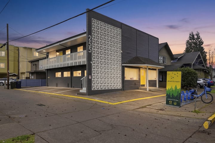 Walk To Uo, Downtown, West University W/king Suite - Eugene, OR