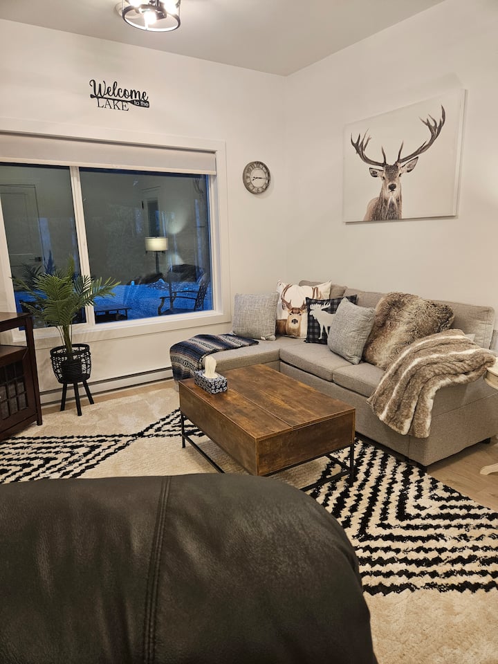 The Lake House - Lake Cowichan