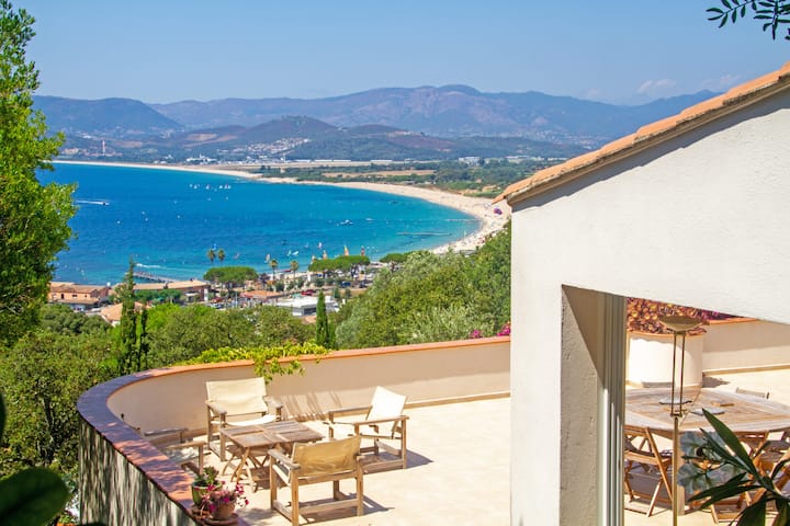 Porticcio : Vue Mer Magique, Piscine, Plage à Pied - Ajaccio