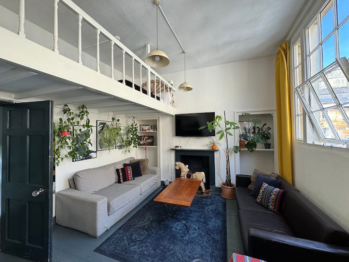 Stylish City Centre Townhouse - Bath