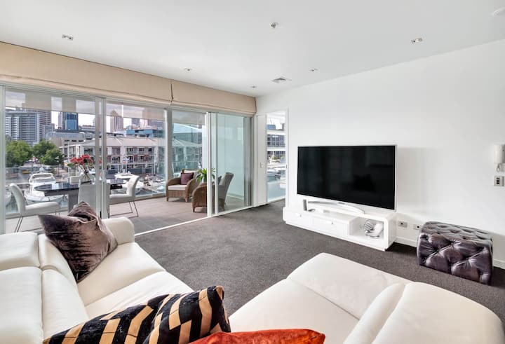 Waterfront Marina Retreat – Pool, Gym & Parking - 奧克蘭