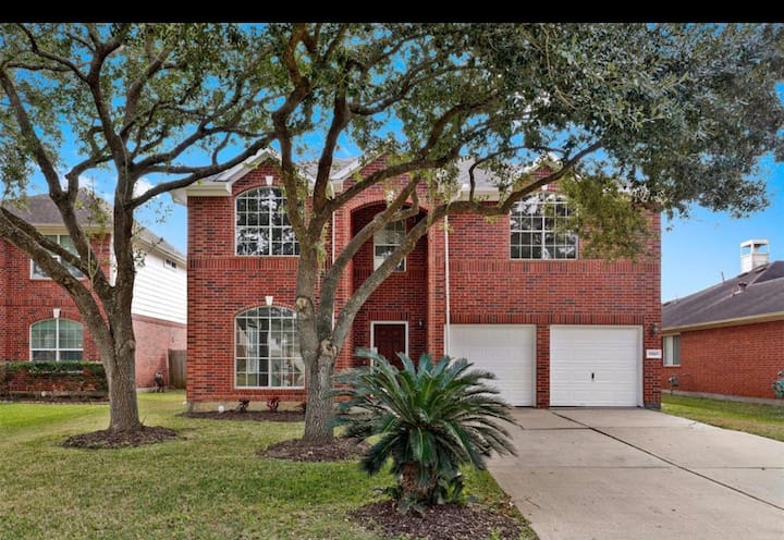 Spacious 4br Family Home Backyard Bbq • Near Hwy 6 - Sugar Land, TX