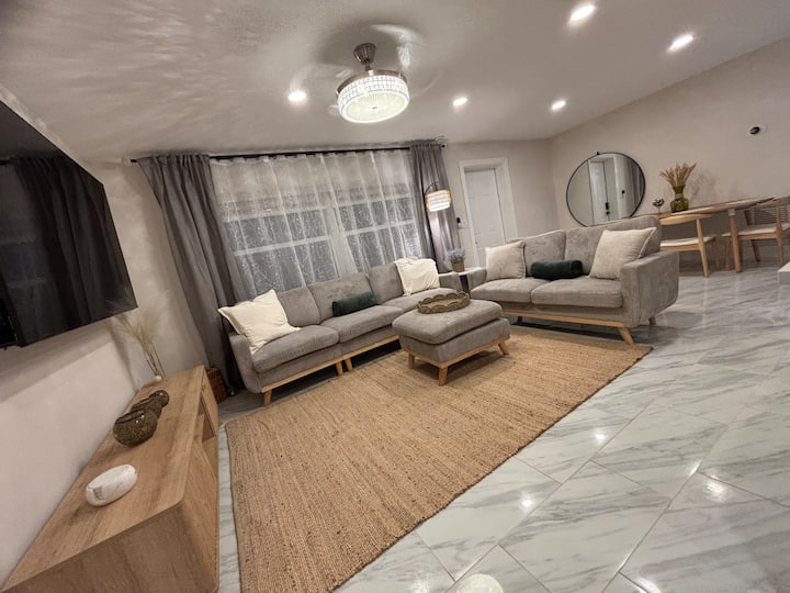 Near Downtown/beach Renovated House W/ Guest Suite - Naples, FL