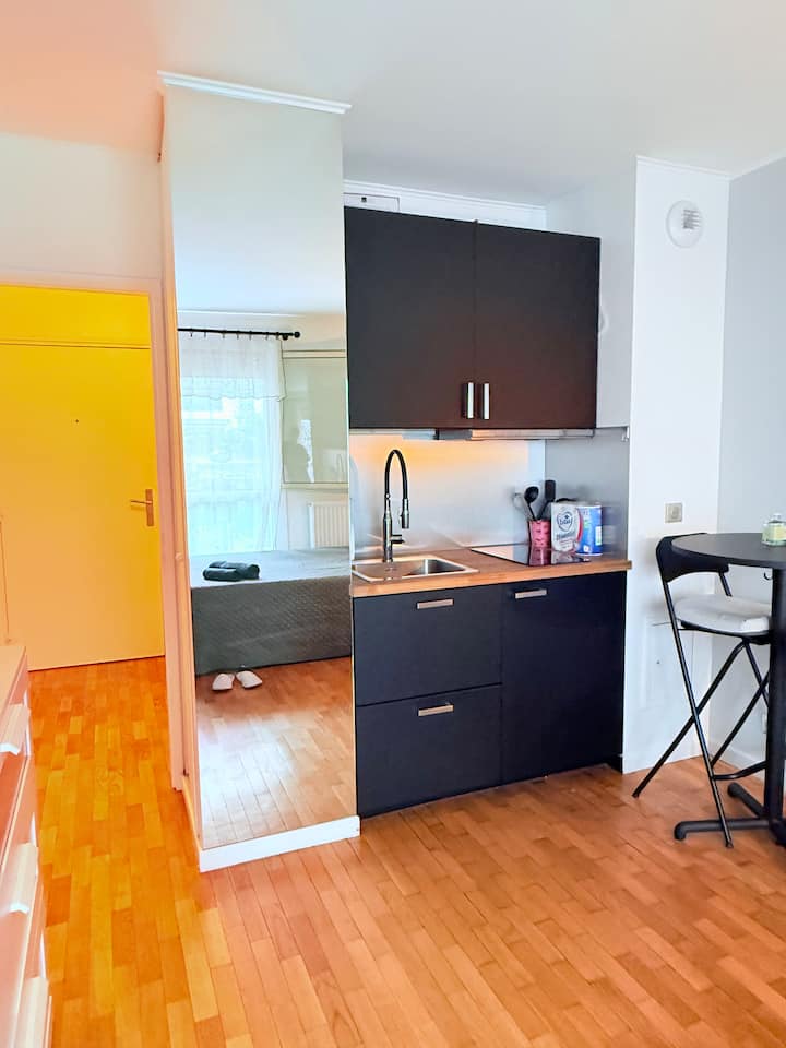 Apparemment Agréable Se Trouve à
Levallois-perret. - Levallois-Perret
