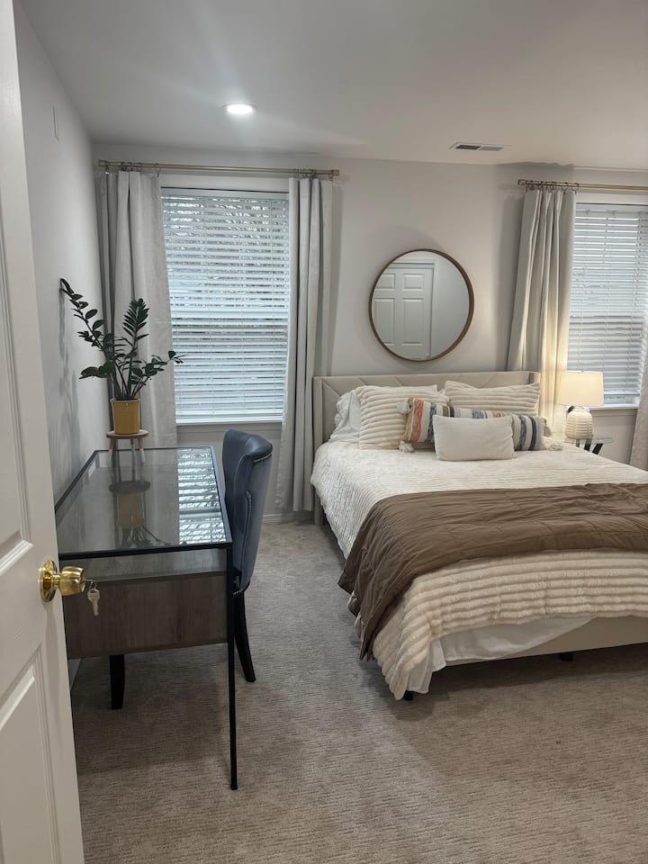 Sherwood Retreat-cozy Luxury Stay - Wilsonville, OR