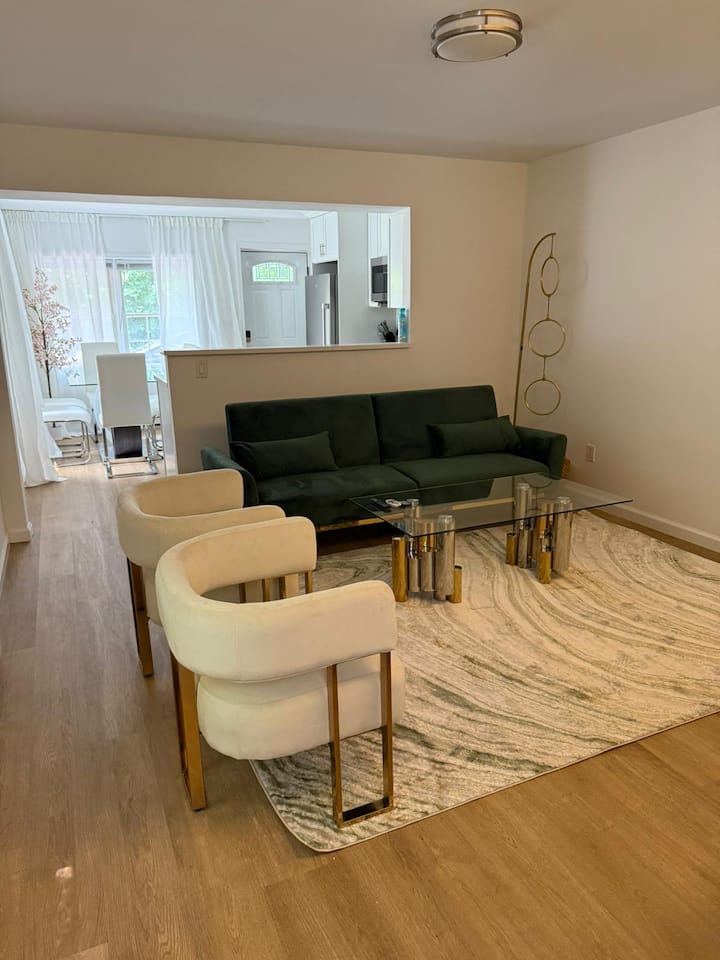 Stylish Hideaway | Minutes From Times Square - White Plains, NY