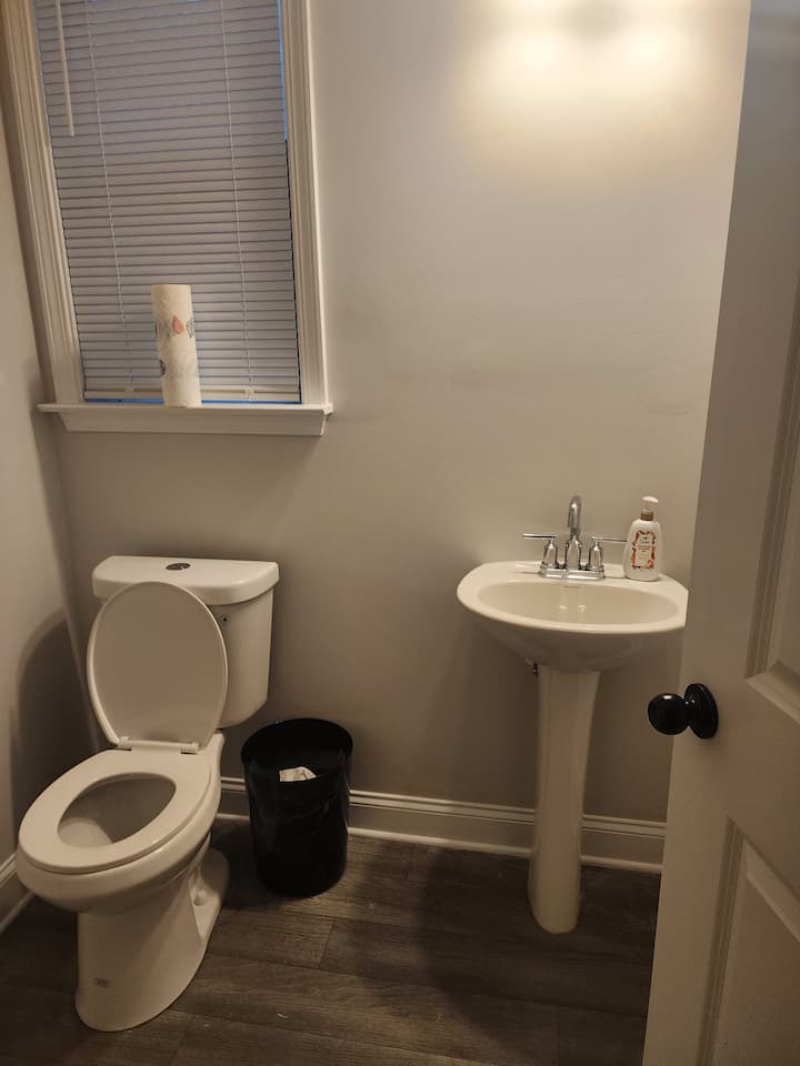 Spacious Private Room #2 Near Airport - South Fulton, GA