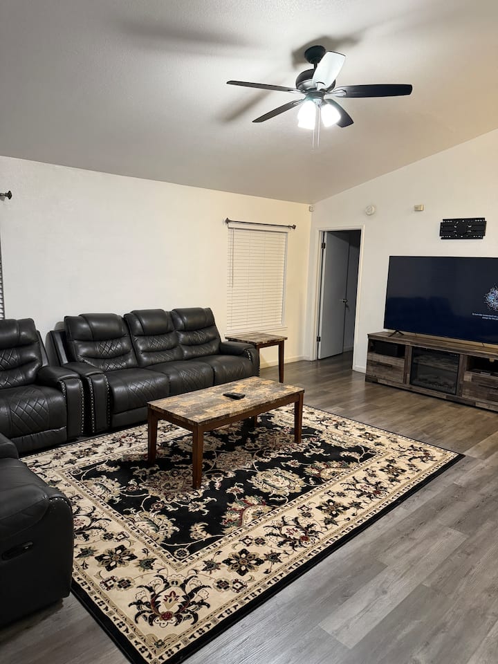 Spacious Lodi Home 3br 2ba - Lodi, CA