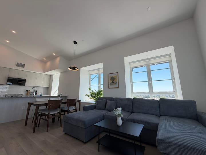 Luxury 2br Retreat In Prime Hollywood - Los Angeles, CA