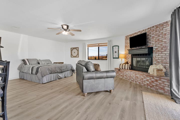 Riverside Drive Studio - Victorville, CA