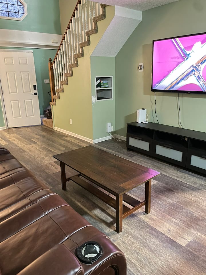 6br Group Stay Near Kc World Cup & Arrowhead - リバティー, MO