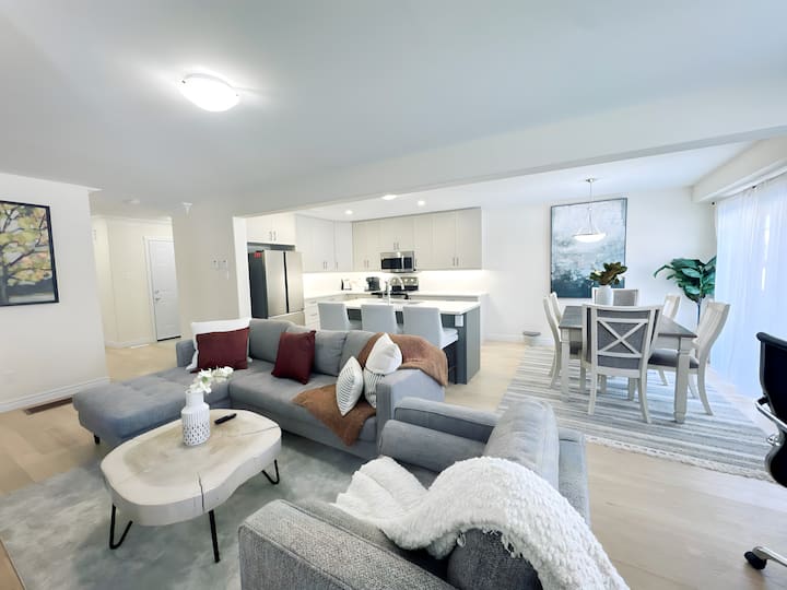 2230sqf, 10 Min Beavermead Beach & Dt, Trails, Bbq - Peterborough, ON, Canada