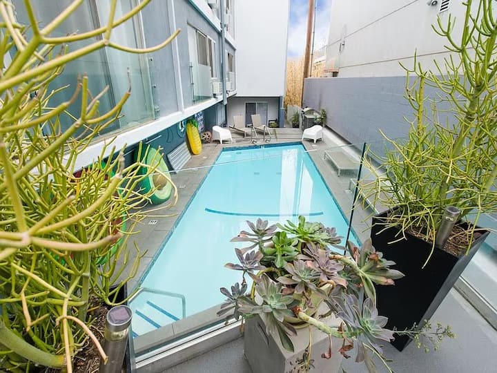 Luxury West Hollywood 1 Bd/pool/free Parking - Koreatown - Los Angeles