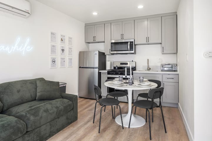 Stylish 1br Suite • Private Entry • Near Disney - Cypress, CA