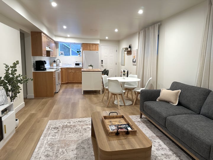 Walkable 2br Family-friendly Suite In Lynn Valley - Mount Seymour