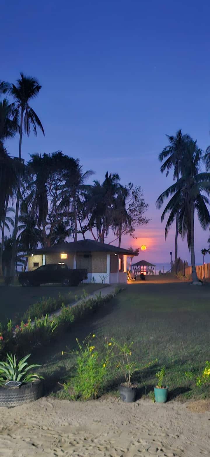 Sea La Vie Cottage Sunset Room On A Private Beach - El Nido