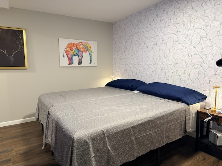 King Or Two Twins Near Good Sam + Private Entrance - Cincinnati, OH