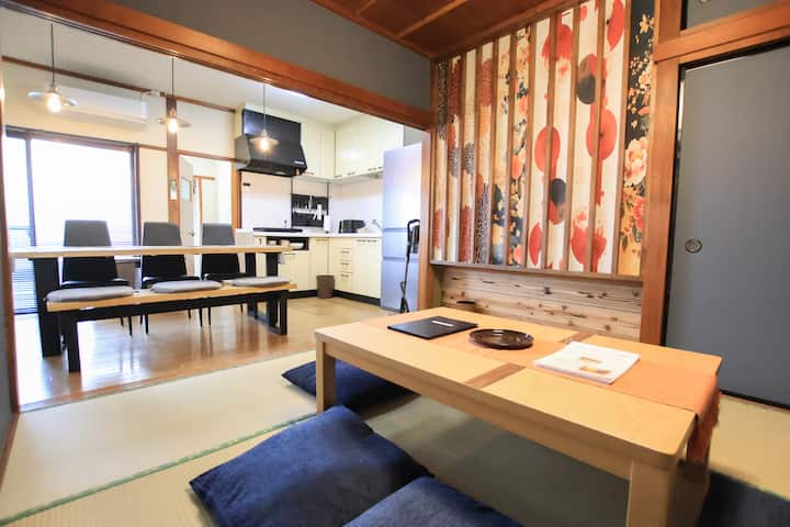 金沢駅徒歩3分｜昭和レトロな一棟貸し・リノベーションした快適空間の宿  | 9名宿泊可 |「凜香」 - Japan