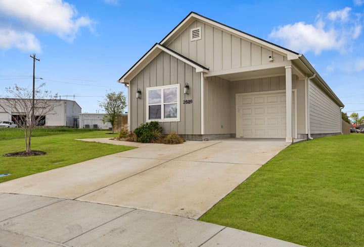 The Seclusive Station - 브라이언