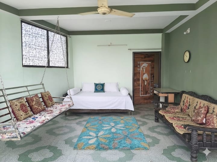 Relaxing Rooftop Retreat
Airport & Station~10 Min - Ranchi