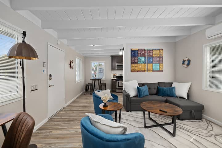 Blessed Bixby Bungalow! - Long Beach, CA