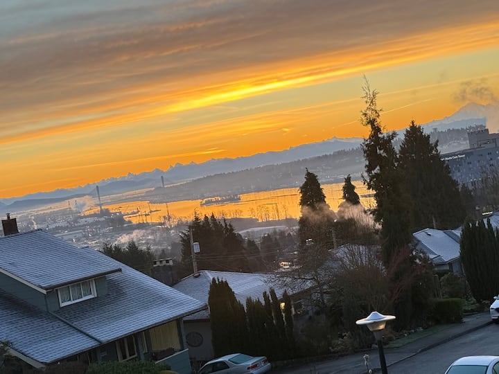 Victory Heights View Home. - New Westminster