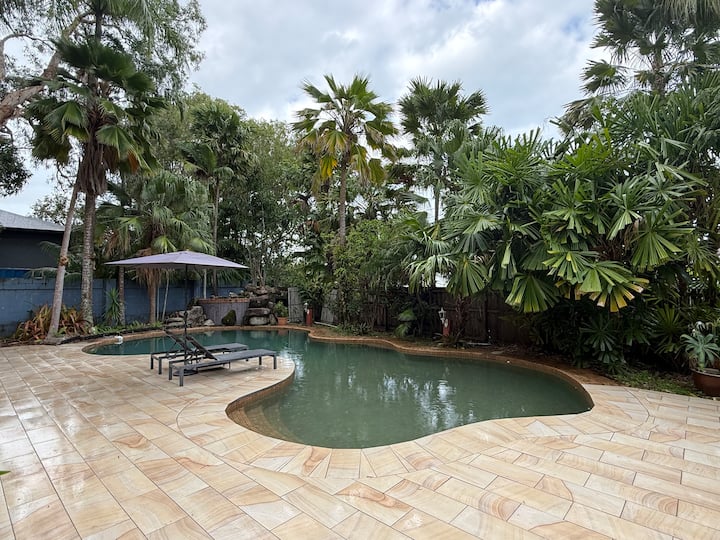 Queen Room In A Resort-style Home Close To Beach - Cairns