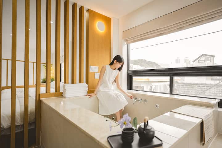 [신규특가]광안리 바다 1분 | 감성 자쿠지 우정 가족 숙소 Jungjae Stay - Busan