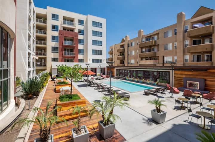 Luxury West Hollywood 1 Bd/ Pool/gym/parking - Mount Olympus - Los Angeles