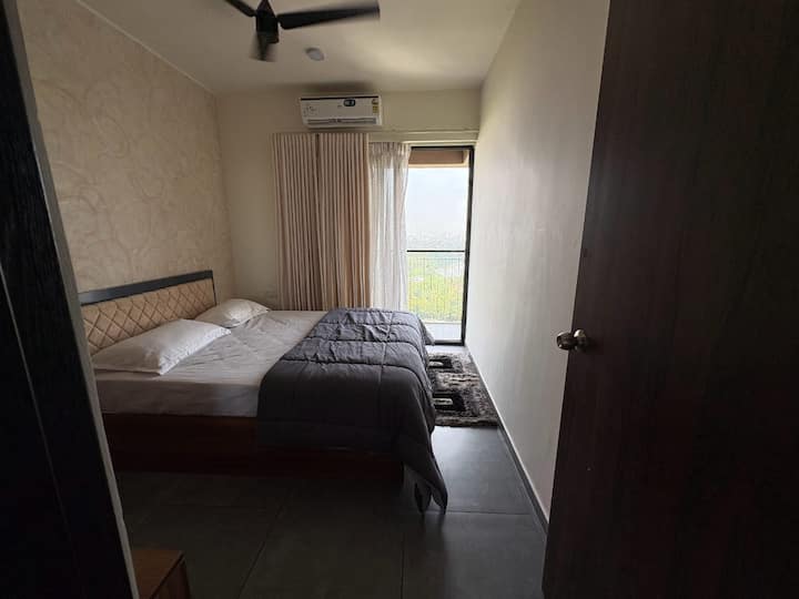 Radcliff By Snooze Living | 2bhk, Vytilla A/c - Kochi, India