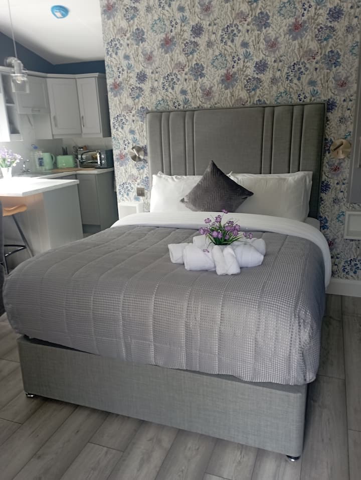 Tiernan's Studio Apartment - 梅奧郡