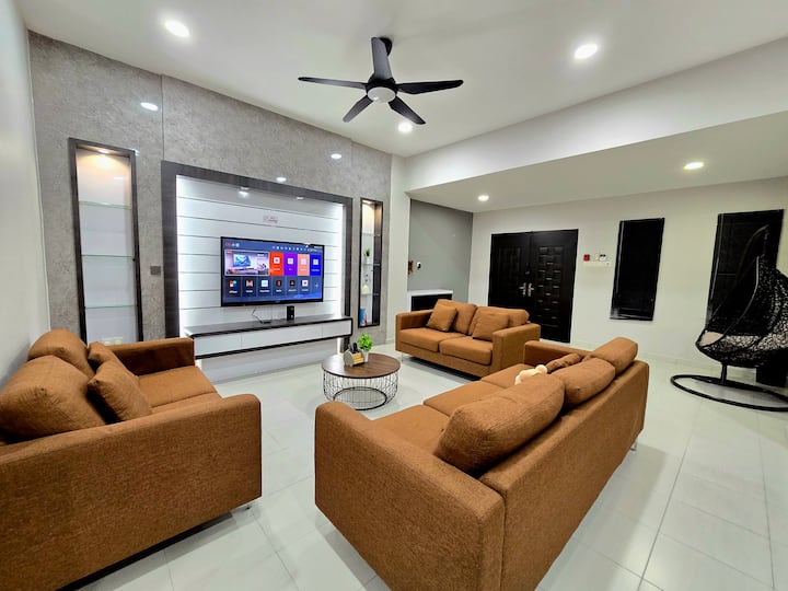 Spacious Cozy Homestay For Families & Groups - Batu Pahat