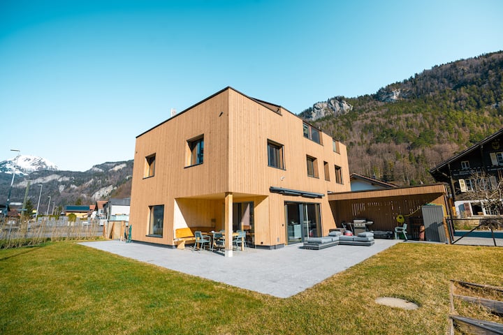 Modern Holiday House With Style And 3 Bedrooms - Meiringen
