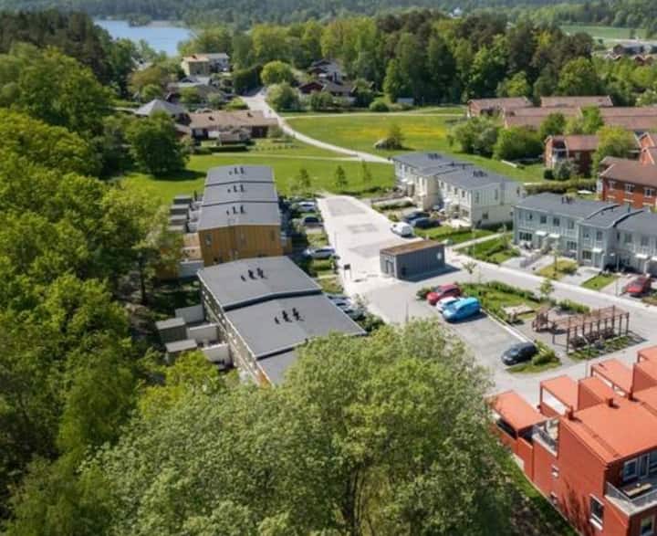 Perfect Location Between Arlanda & Stockholm City - Rosersberg