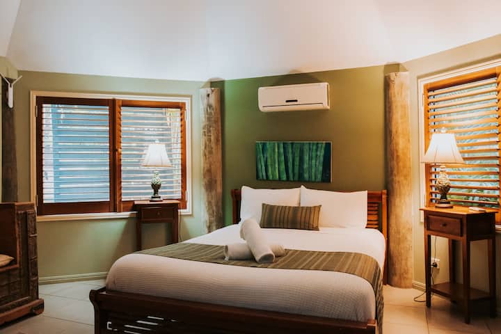 Bungalow B1 At Glasshouse Mountains Ecolodge - Glass House Mountains