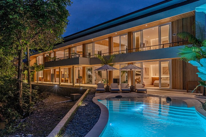 Brand New Elegant 4br Villa Nielsa W/ Jungle View - Australia